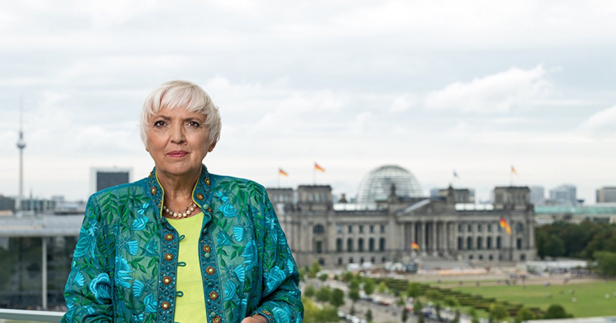 Roth will Fördermöglichkeiten für kleine Verlage prüfen